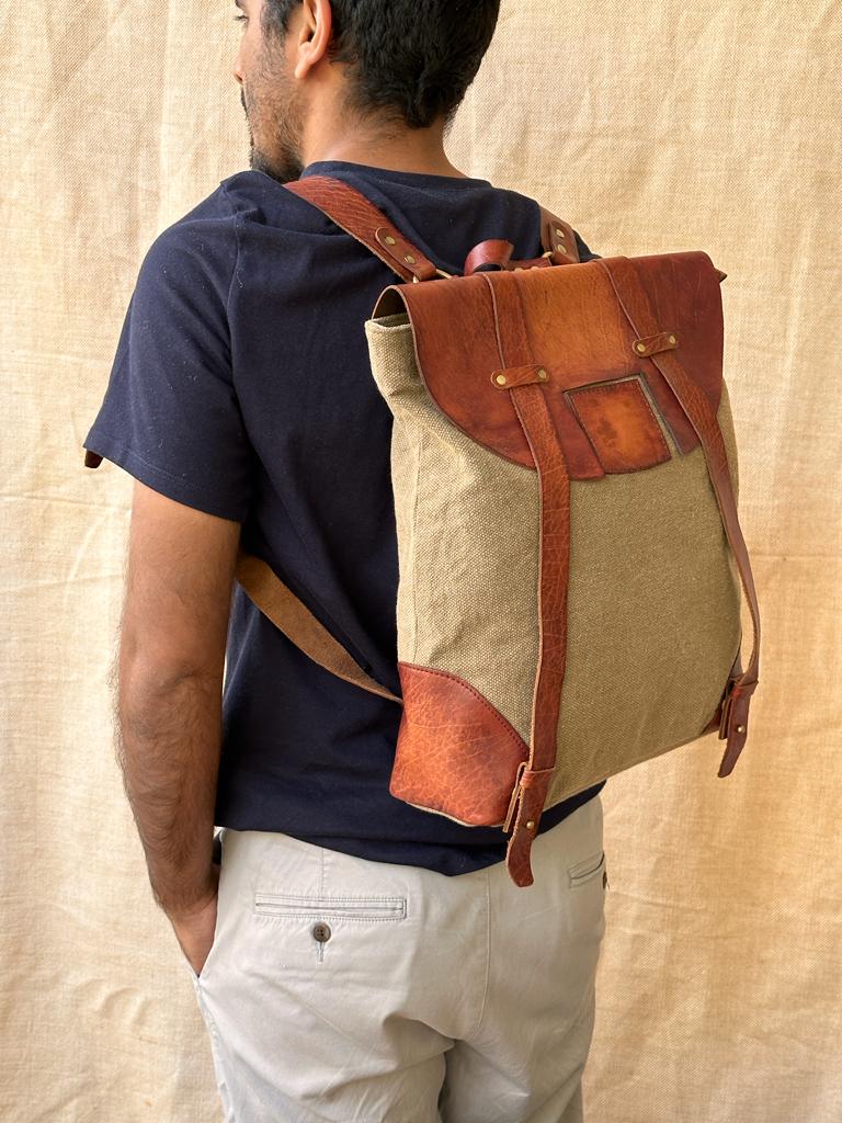 Unisex Canvas backpack with Handstained leather Trims – sonesexport