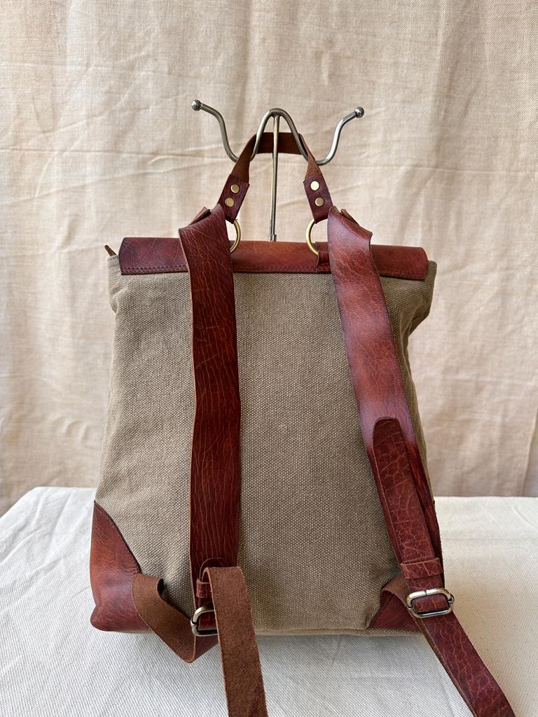 Unisex Canvas backpack with Handstained leather Trims – sonesexport